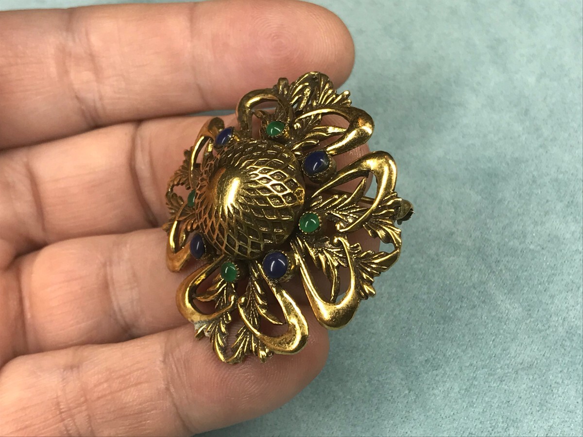 Vintage Original Robert Gold Tone Dome Brooch Pin Pen… - Gem