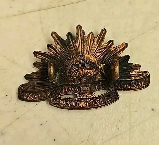 Pair World War 1 Australian Commonwealth Military Forces Badge Anzac ...