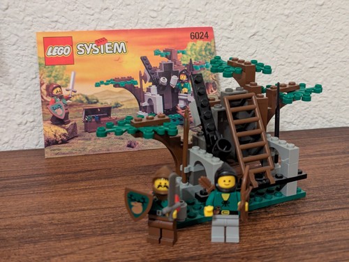 LEGO Castle Dark Forest Bandit Ambush 6024 w/ Mini figs & Instructions ...