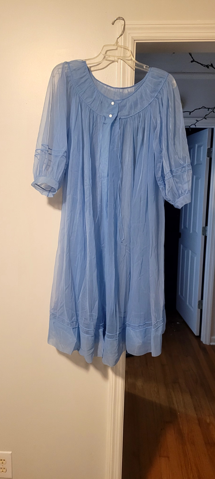 Shadowline Vintage lingerie mid-century peignoir set.… - Gem