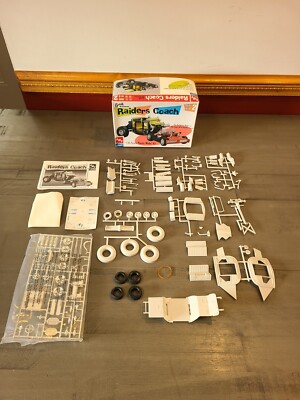 AMT ERTL Barris Kustom Raiders Coach 1:25 Scale Plastic Model Kit ...