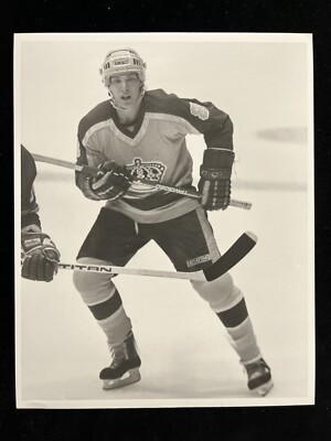 1985-86 BRIAN WILKS LOS ANGELES KINGS NHL B&W 8x10 PHOTO VINTAGE ...