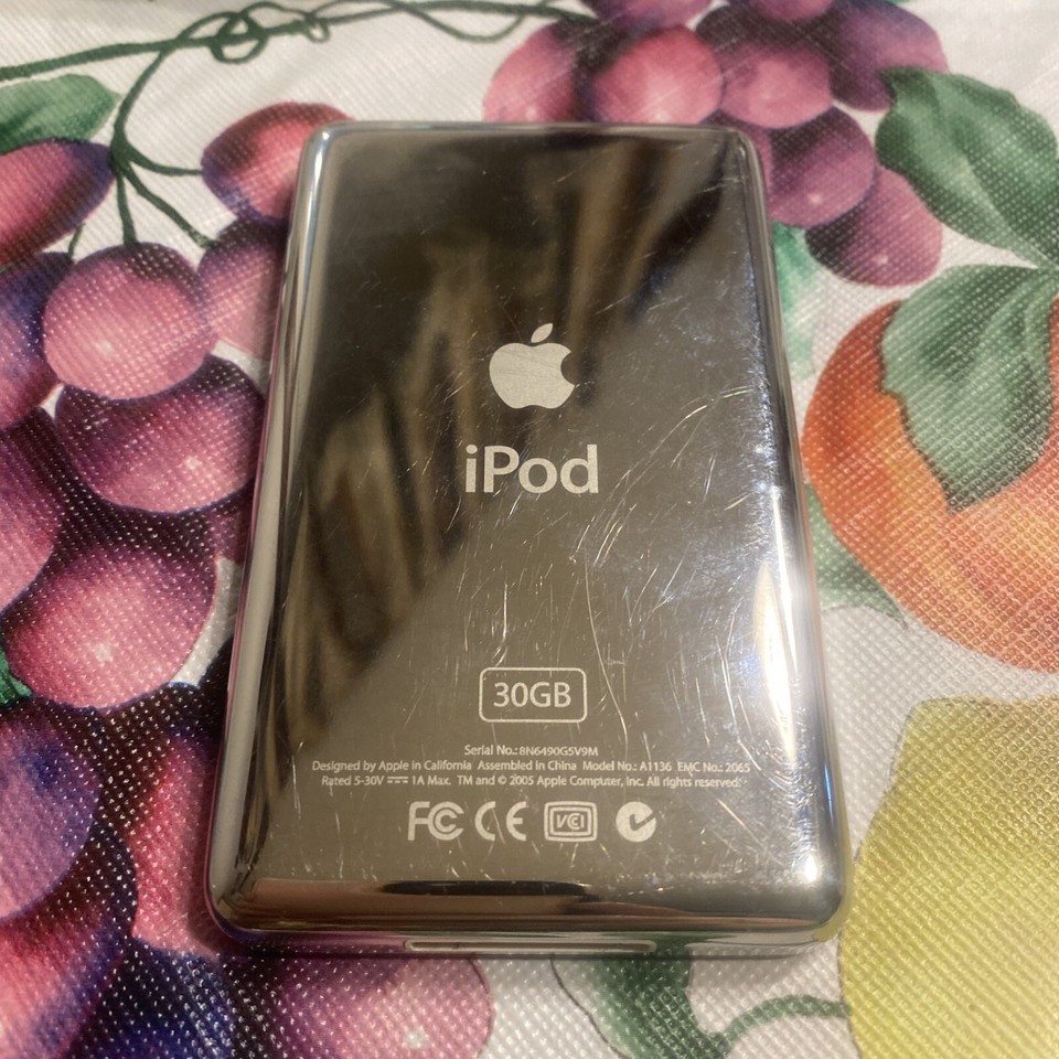 Apple iPod Classic 5th Generation 30GB Black Works Great! A1136 EMC ...