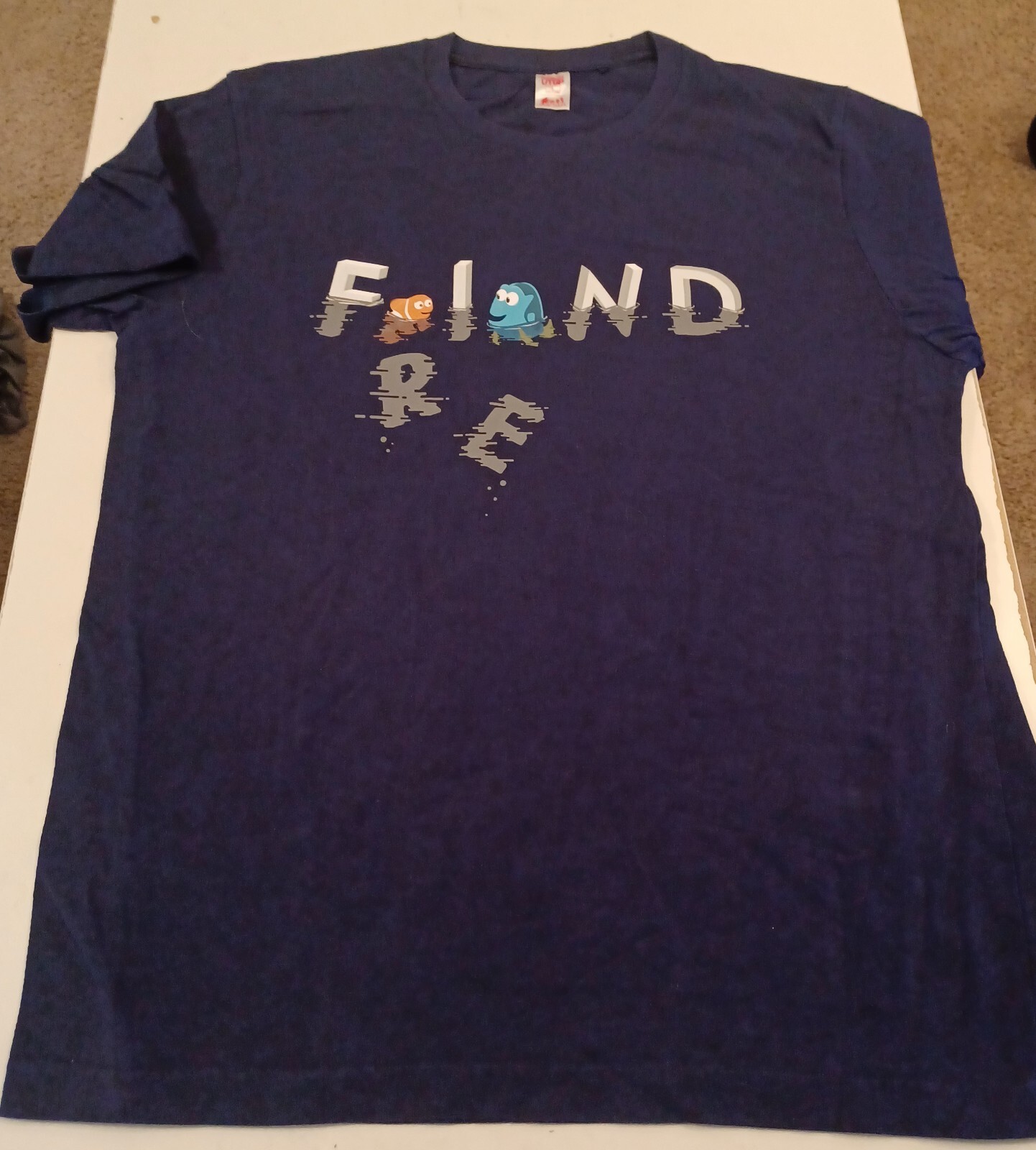 UNIQLO Disney Pixar Mens T-Shirt UTGP Navy Friend Nemo Dory Size Large ...