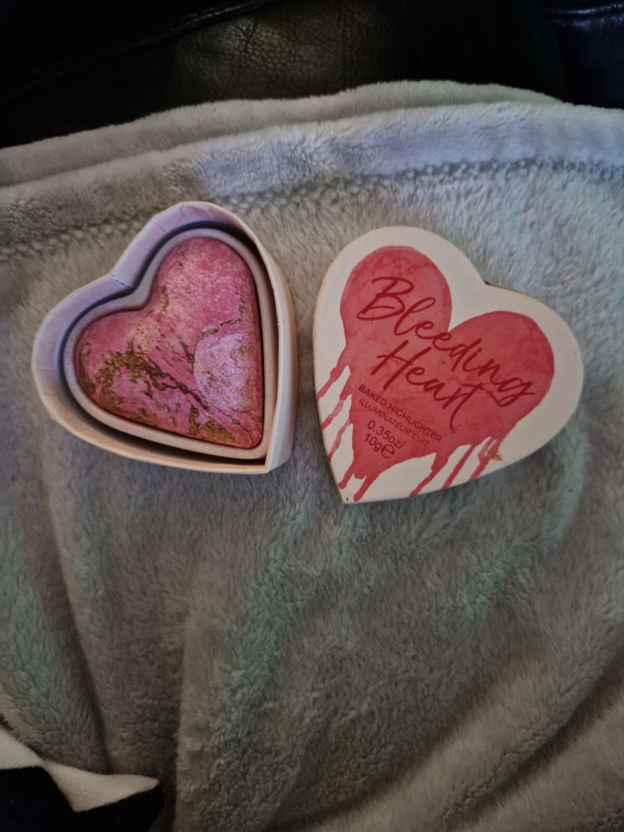 Makeup Revolution Bleeding Heart Highlighter | Saubhaya Makeup