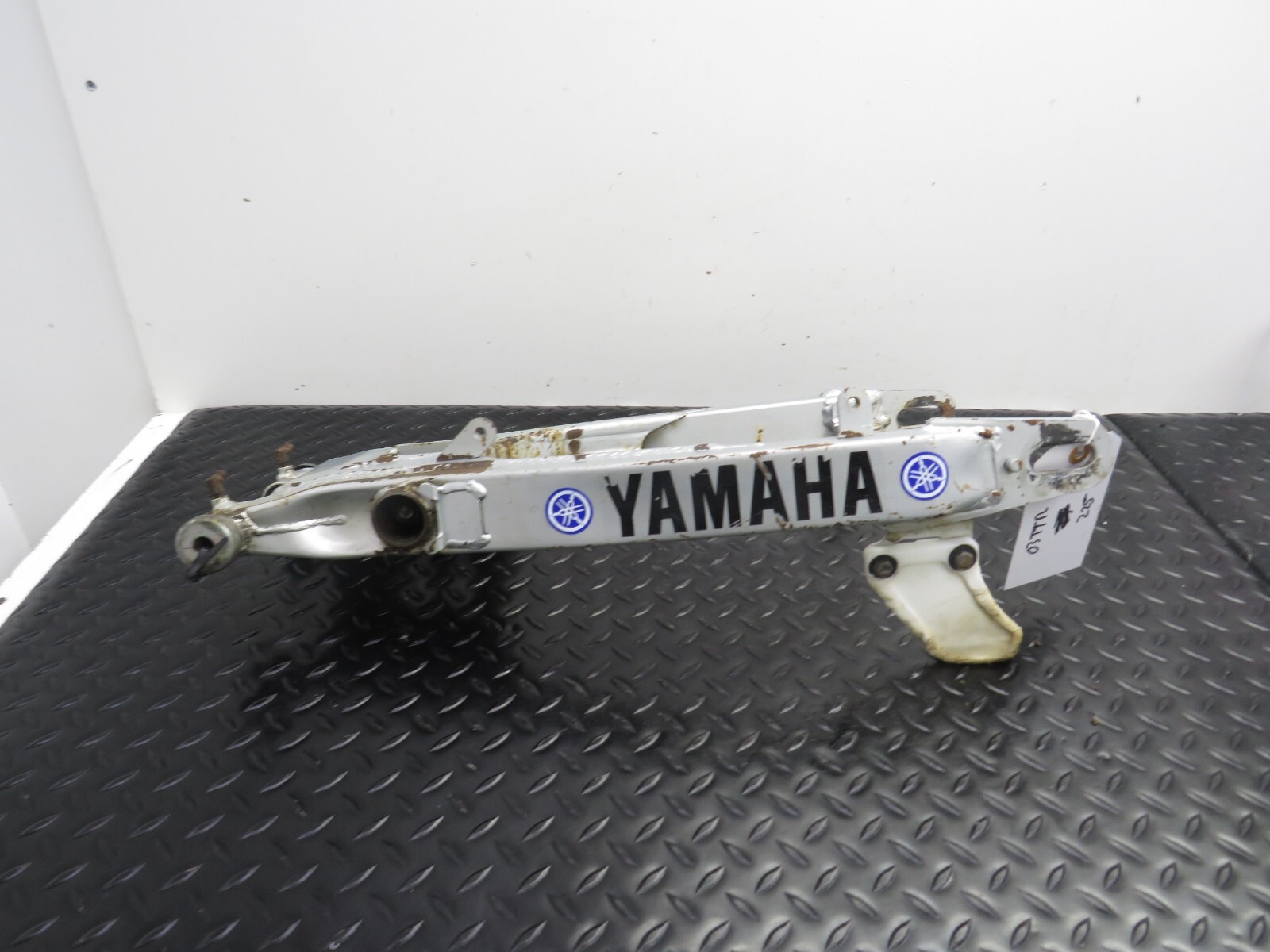99-04 YAMAHA TTR 225 TTR225 OEM REAR SWINGARM SUSPENSION ARM 4VW-F2110 ...