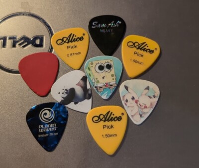 Multi-style Fun Guitar Picks 0.70/0.81/1.50mm SpongeBob Pokemon Pikachu ...