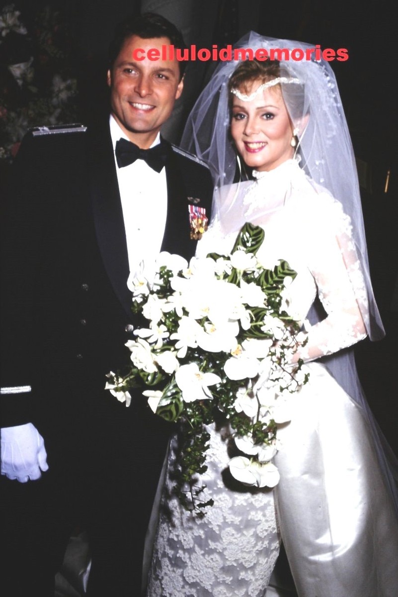 Jean Smart Wedding Jean Smart Wins At Emmys 2022, Hilariously Calls