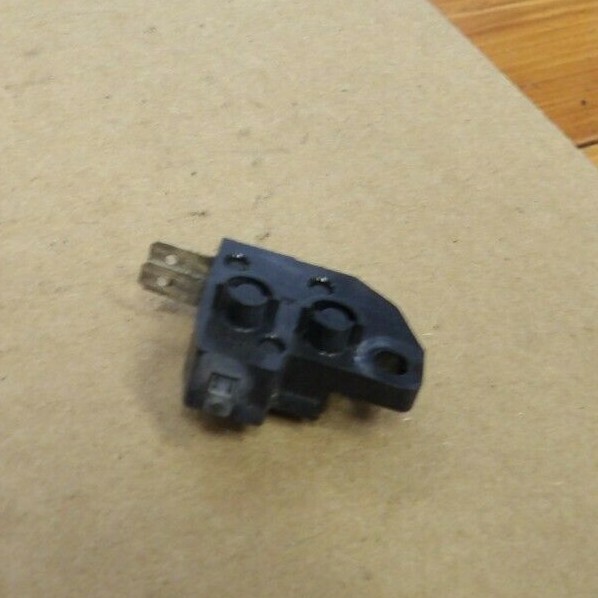 01-05 Suzuki Bandit GSF1200 FRONT MASTER CYLINDER BRAKE LIGHT SWITCH ...