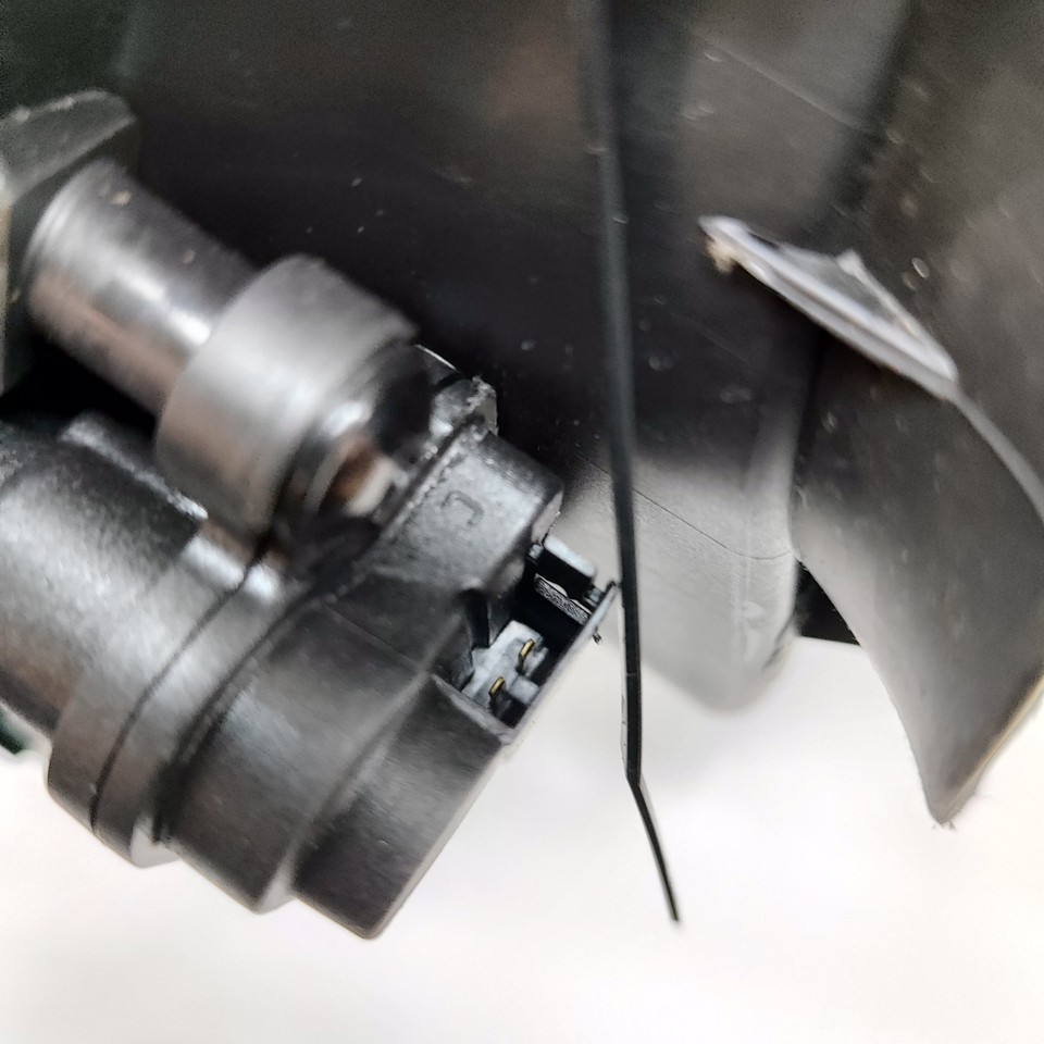 SKODA KAROQ NU7 Fuel Tank Flap Cap Cover 575809702 1.6D 85kw 2020 ...