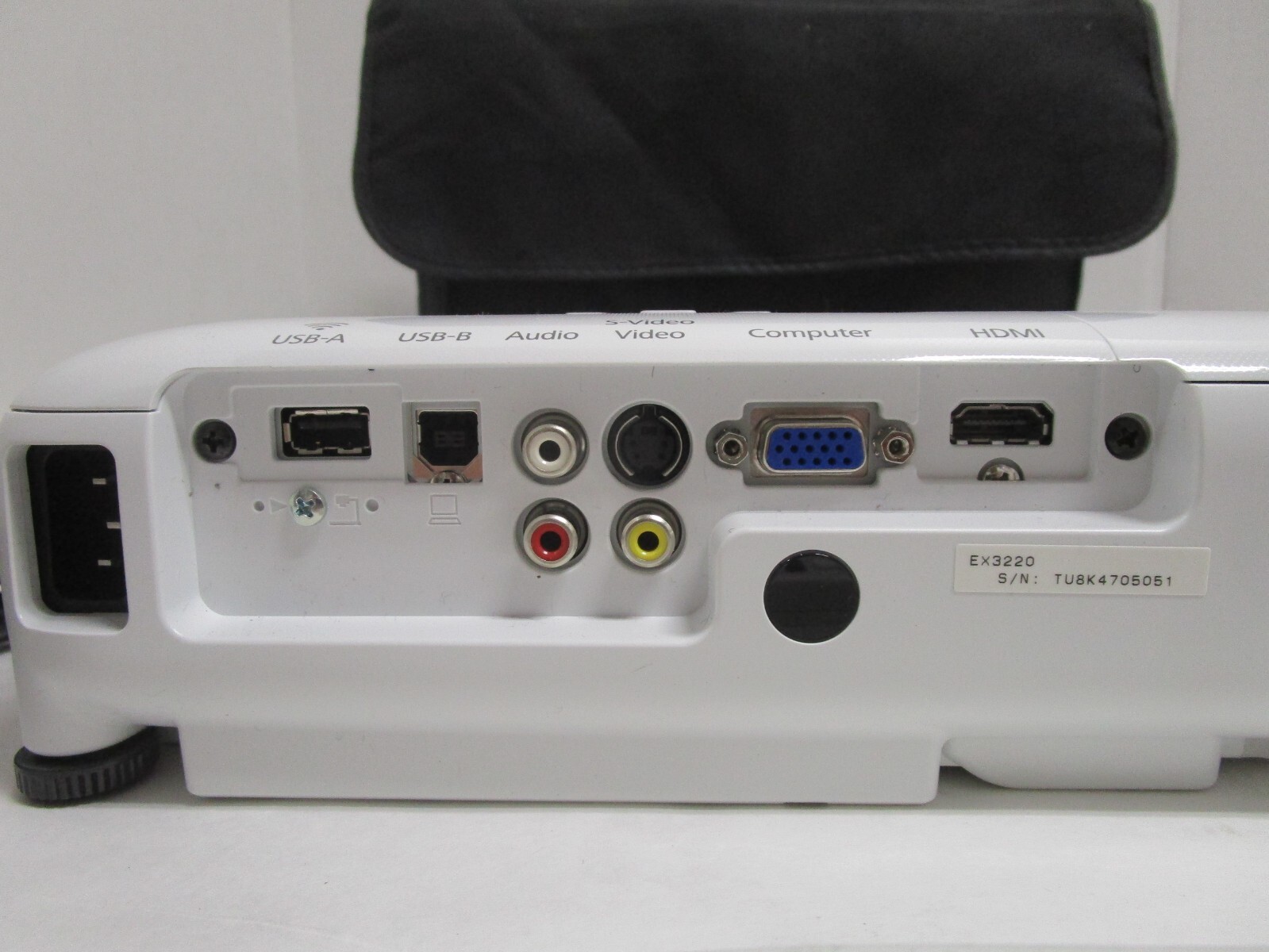 EPSON EX3220 HD HDMI projector Model H552A WITH Remote Case MORE USED ...