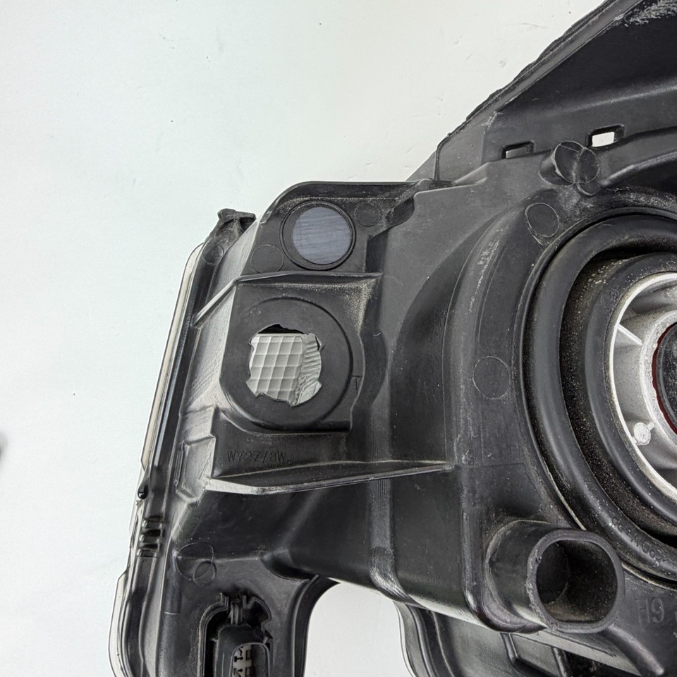 OEM 2016 - 2021 Jeep Grand Cherokee Black Right RH Halogen Headlight ...