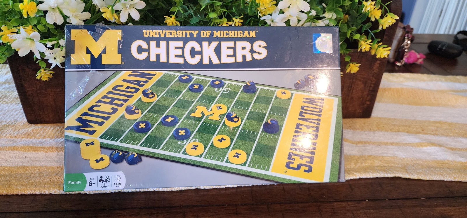 NCAA UNIVERSITY OF MICHIGAN CHECKERS FAMILY GAME AGE 6 & UP | eBay
