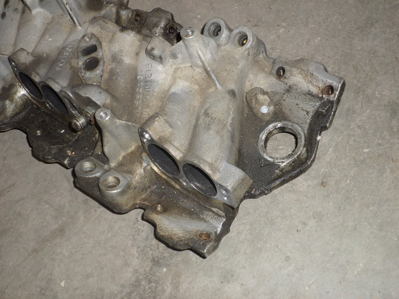 85 Corvette TPI LOWER INTAKE MANIFOLD 86 tune port injection Camaro ...