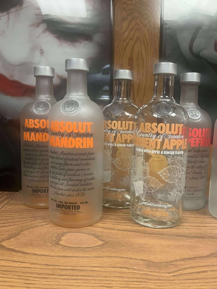 12 EMPTY ABSOLUT VODKA DISPLAY BOTTLE BOTTLES BLUE PEAR RASPBERRI ...