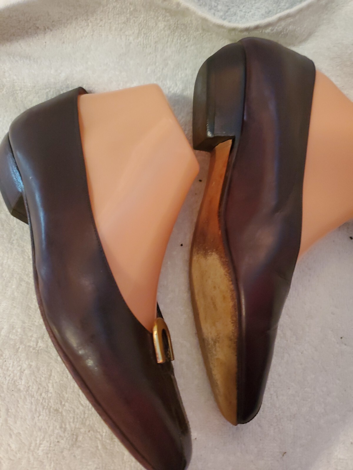 BALLY MADE IN ITALY WOMEN SHOES SIZE 7.5M BROWN LEATHER GOLD ACCENTS ...