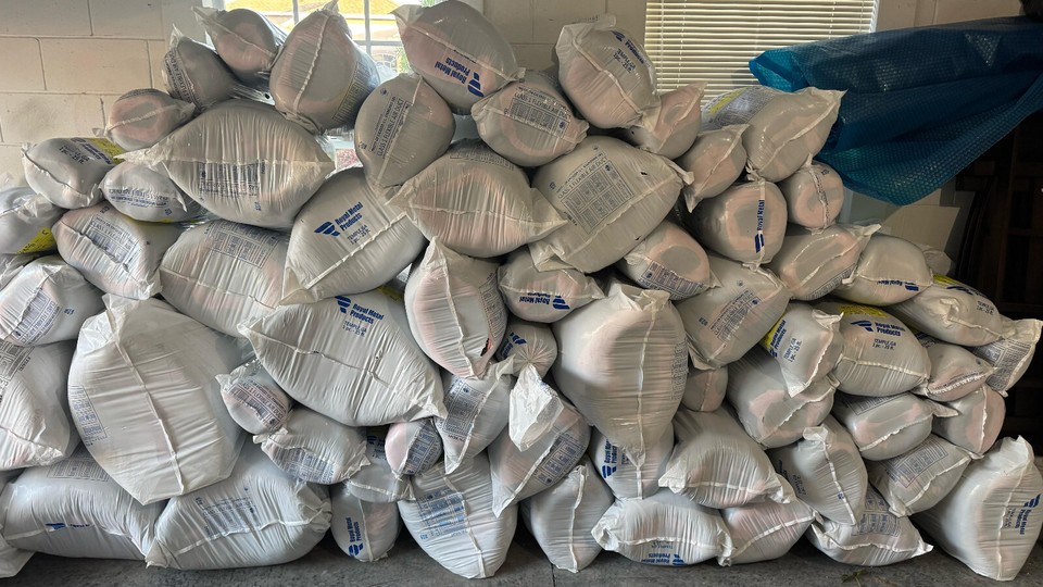 4-in x 25-Ft Insulated Flexible Round Flex Duct Tube R6 Heating/AC Blac ...