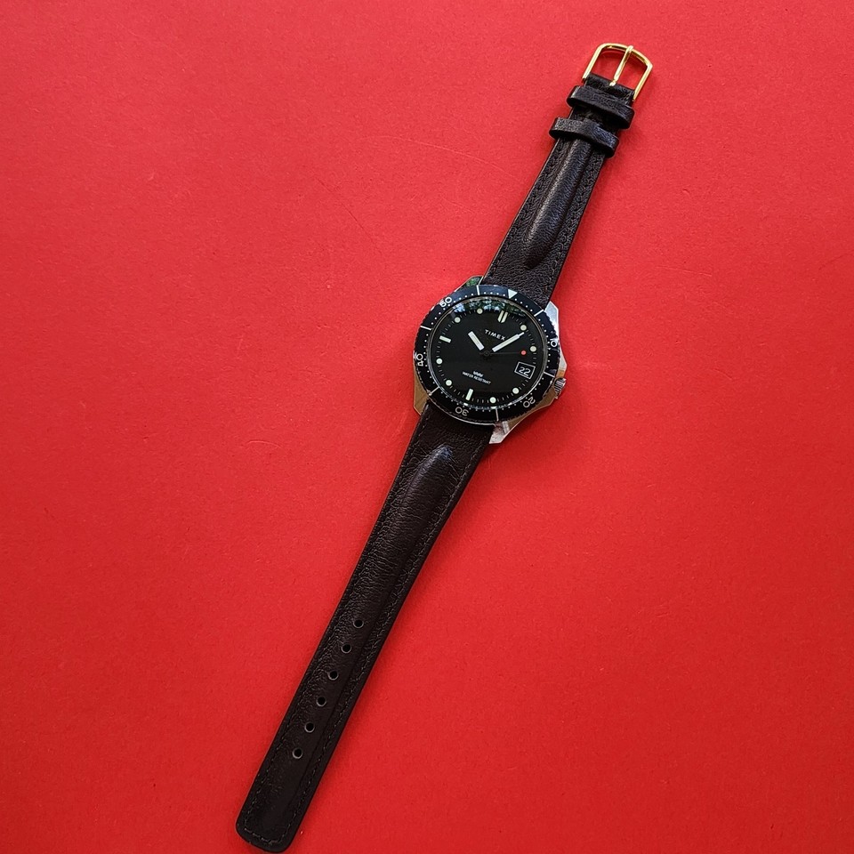 Timex Red Dot Skin Diver Marlin Date Watch Rare 1st Gen 1980s 24517 ...
