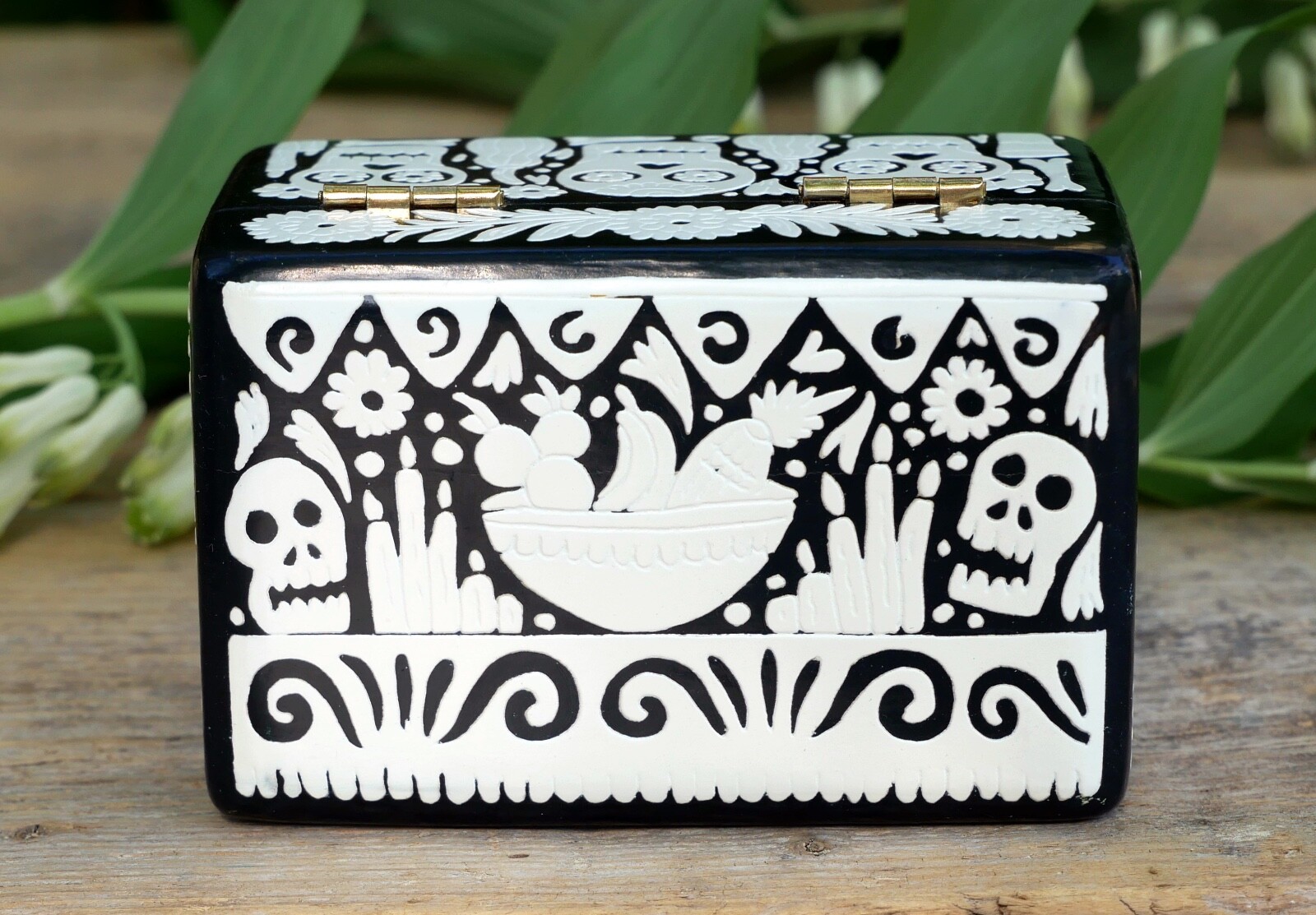 #3 Day of the Dead Lacquer Box Skulls Wood Handmade Olinalá Mexican ...