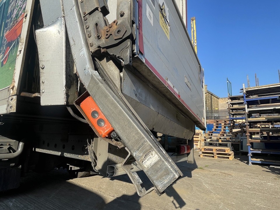 Tail lift,Shutter,Luton Body,Horsebox,Catering Trailer Commercial Body ...
