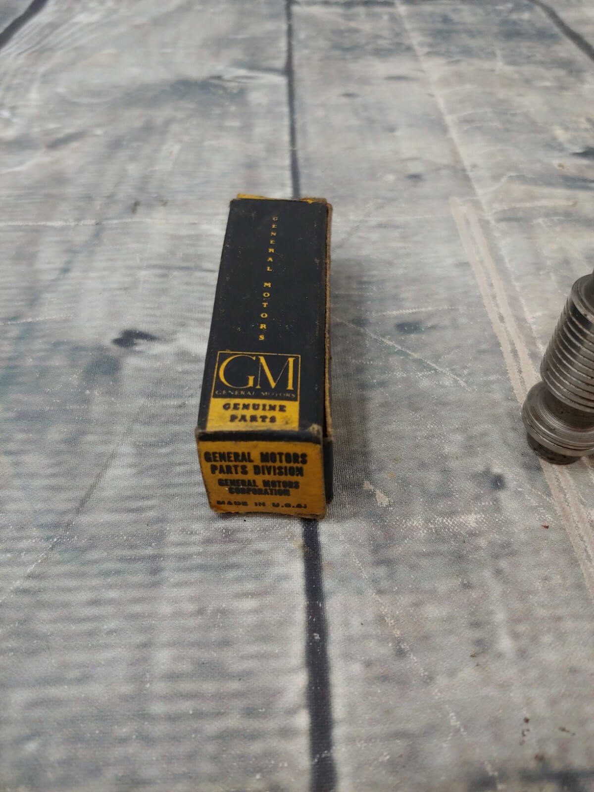 NOS GM General Motors Valve 1-5665656 6.624 | eBay