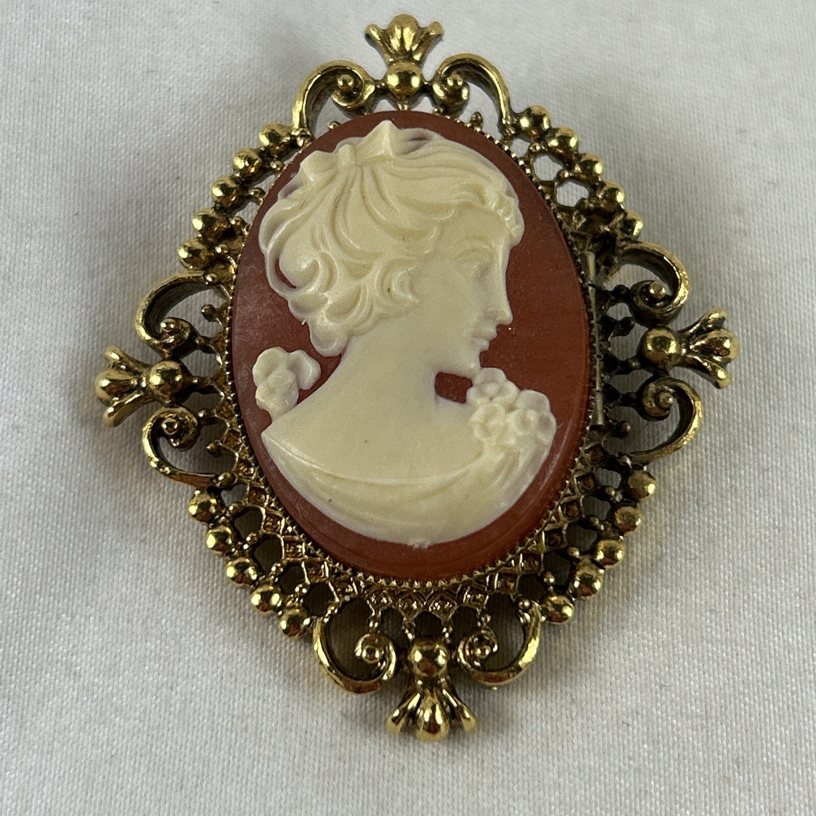 Vintage Avon Cameo Brooch Perfume Compact Locket Pink… - Gem
