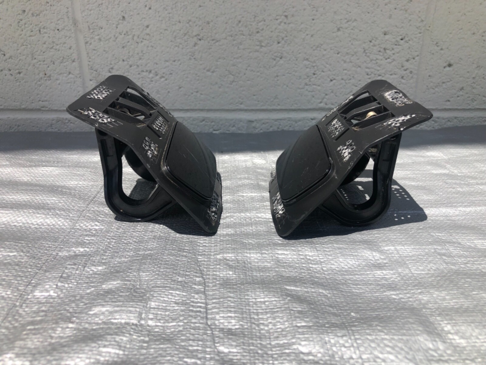 2017 2018 2019 Volvo V90 T5 Front bumper Headlight washer covers L&R ...