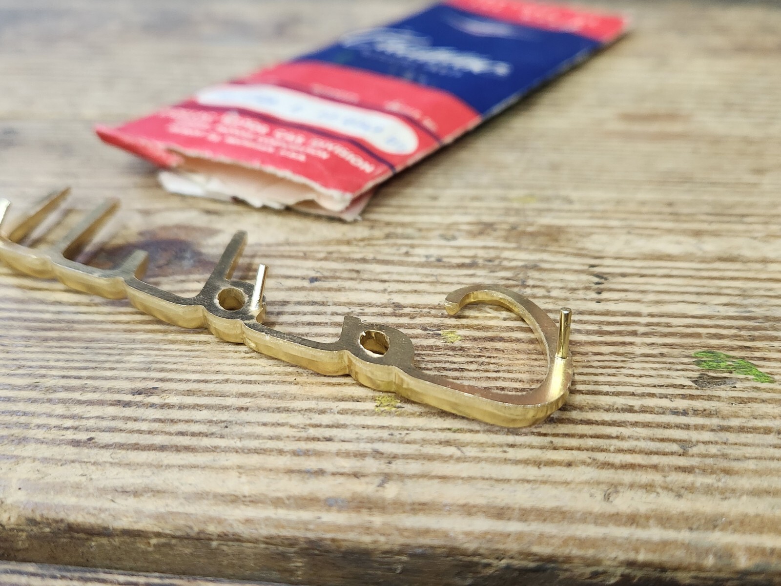 NOS OEM 1957 CADILLAC GOLD FENDER SCRIPT EMBLEM LOGO "CADILLAC" 1466729 ...