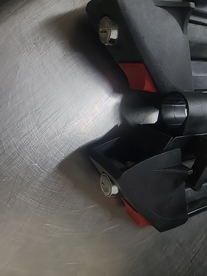 Yakima ButtonDown 4 Ski Snowboard Rack Locks Key RoundBar Mounts Powder ...