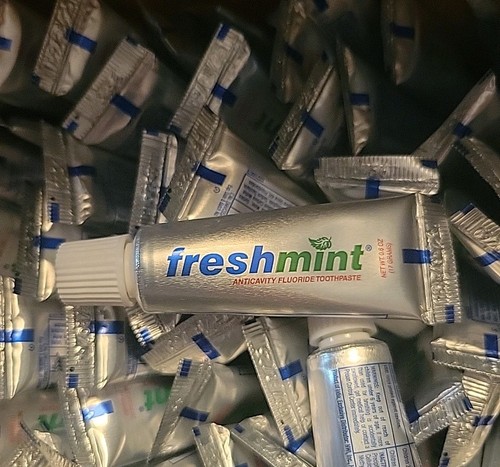 (50 TUBES)TOOTHPASTE FRESHMINT 0.6 TOOTHPASTE TUBES TRAVEL SIZE/PETS ...