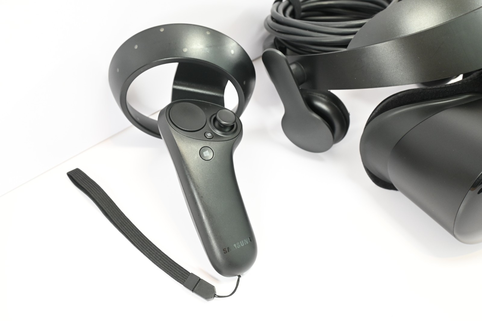 Samsung HMD Odyssey + Plus Windows Mixed Reality Headset + 2x ...