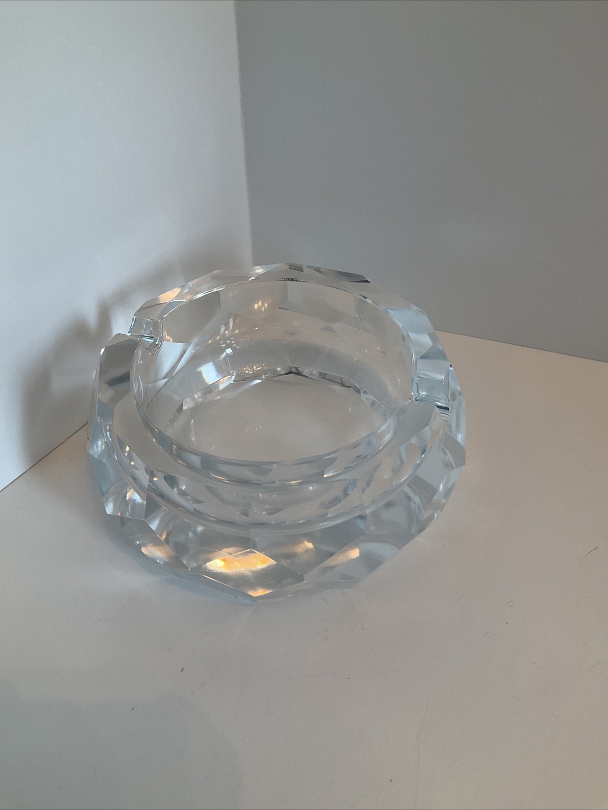 BEAUTIFUL LEAD CRYSTAL TABLE TOP ASHTRAY 3 1/4” In Diameter | eBay