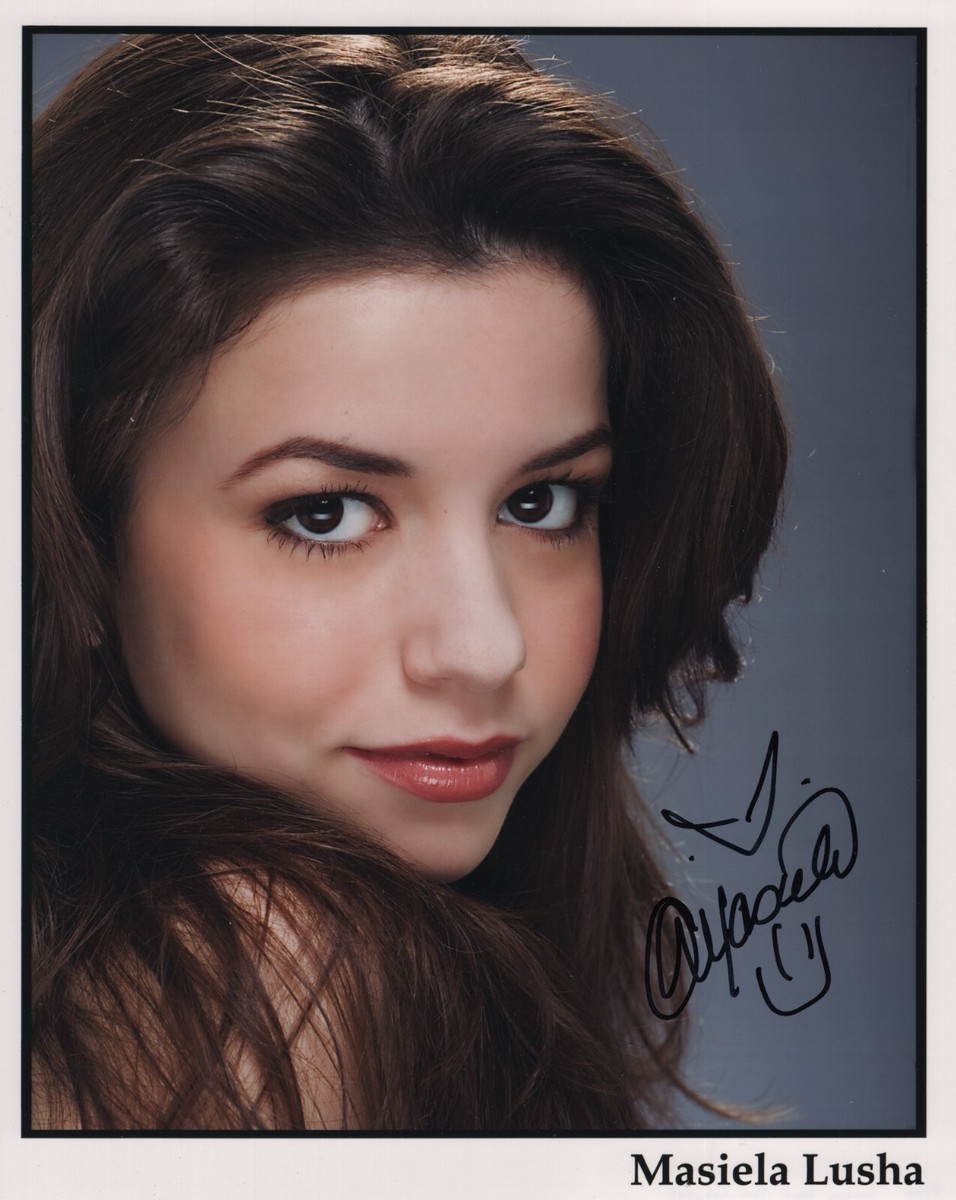Masiela Lusha Te