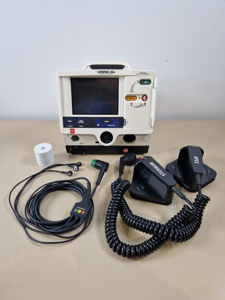 LifePak 20E monitor with hard paddle + ECG cable + therapy cable - 2018 ...