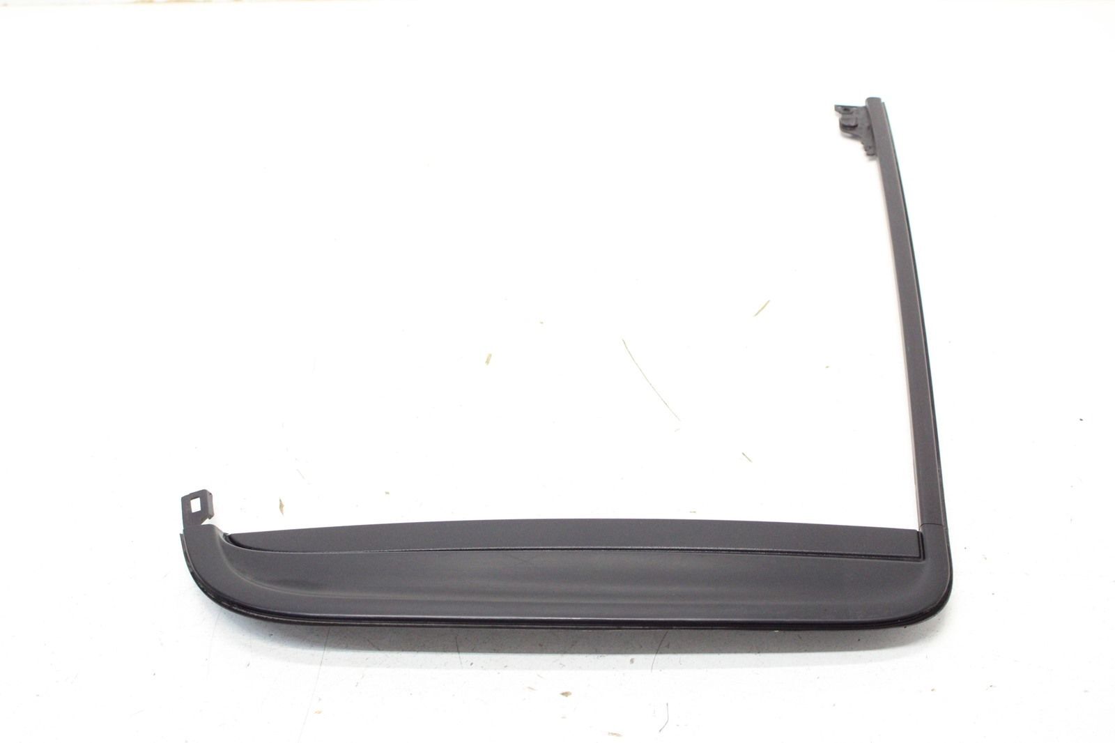 2019-2023 CHEVROLET SILVERADO REAR LEFT EXTERIOR DOOR WINDOW FRAME ...