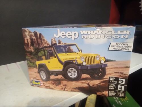 REVELL JEEP WRANGLER RUBICON PLASTIC MODEL CAR KIT MPC AMT | eBay