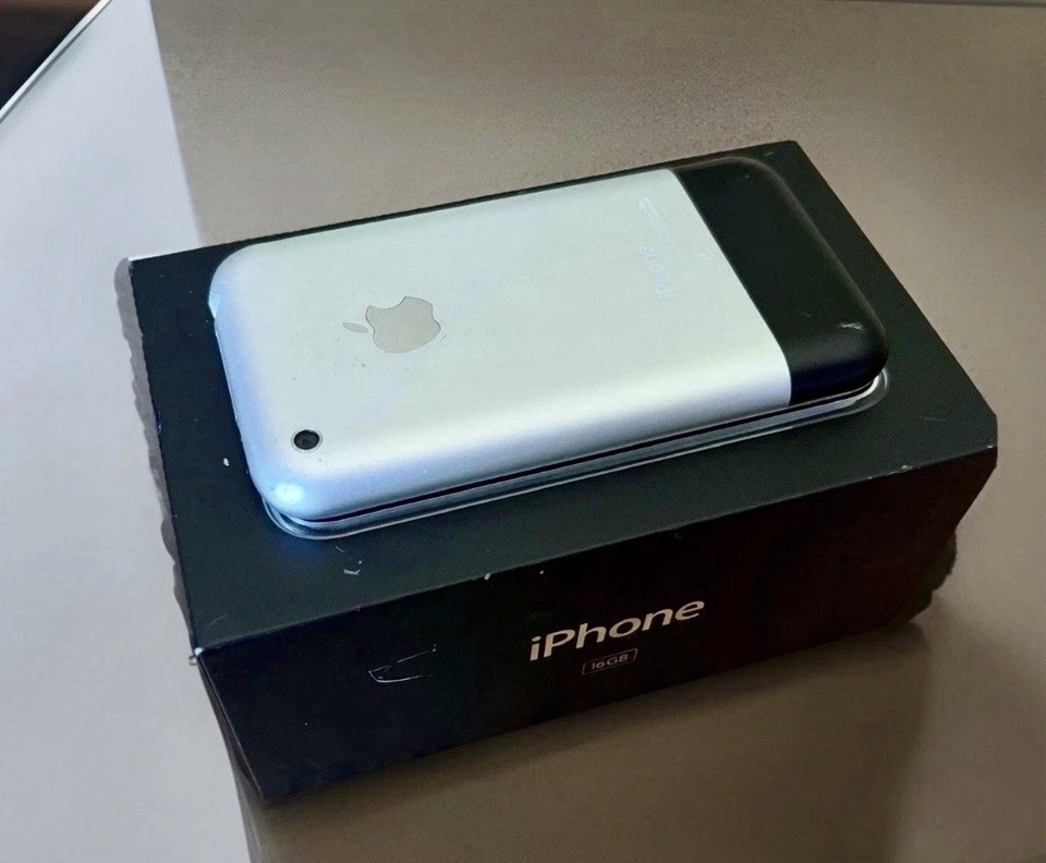 iPHONE 1ST GENERATION A1203 16GB,NEVER BEEN ACTIVATED,NEW ACCESSORS,MATCHING BOX | eBay