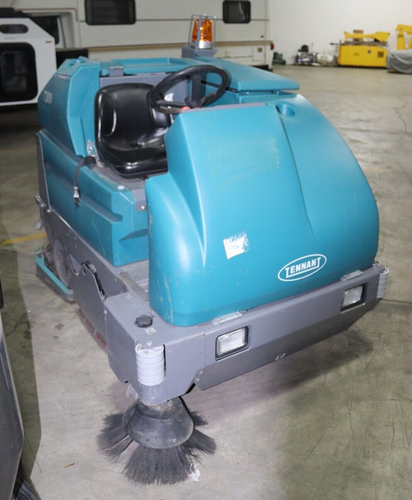 Tennant 7300 Floor Scrubber LOW HOURS 949 HOURS | eBay