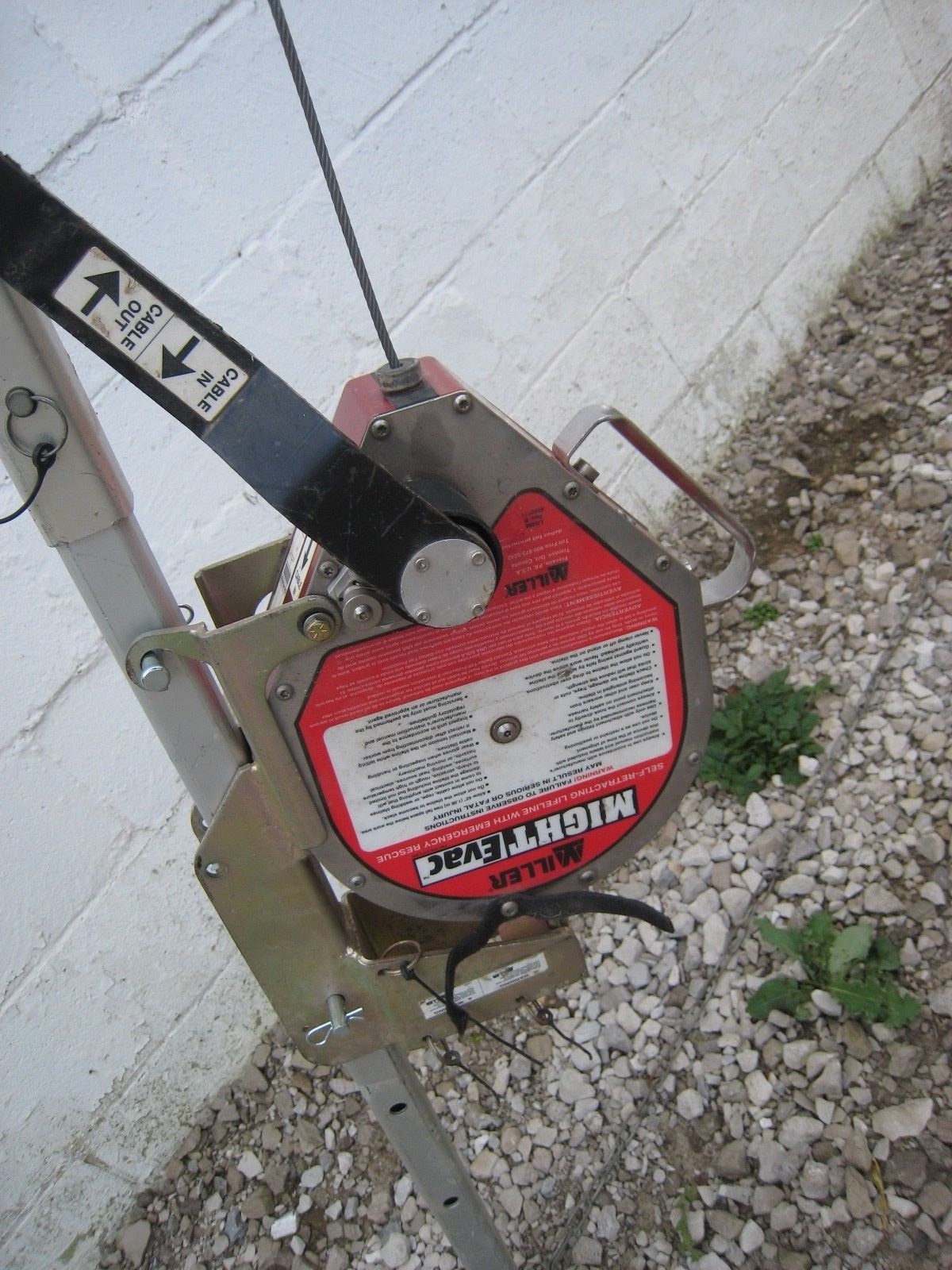 Miller Hoist Retrieval Unit 50 FT w/ 9 ft Tripod MR50/50' (15M) 3/16 ...