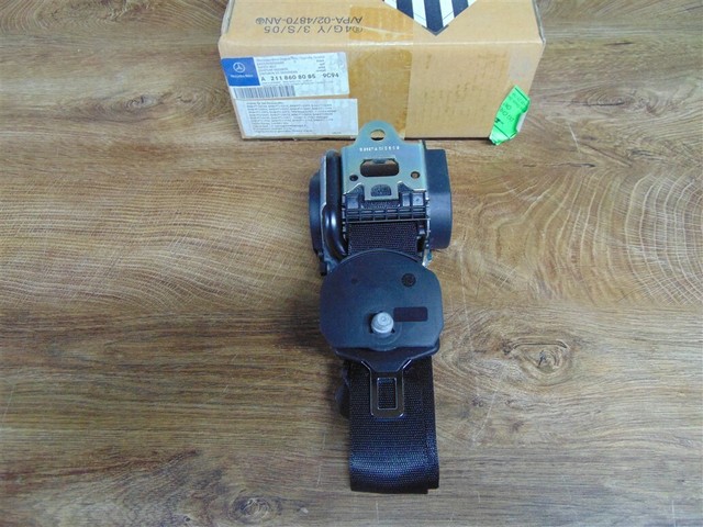 Brand New Front Right Seatbelt Mercedes W211/C219 - A2118608085 Color ...