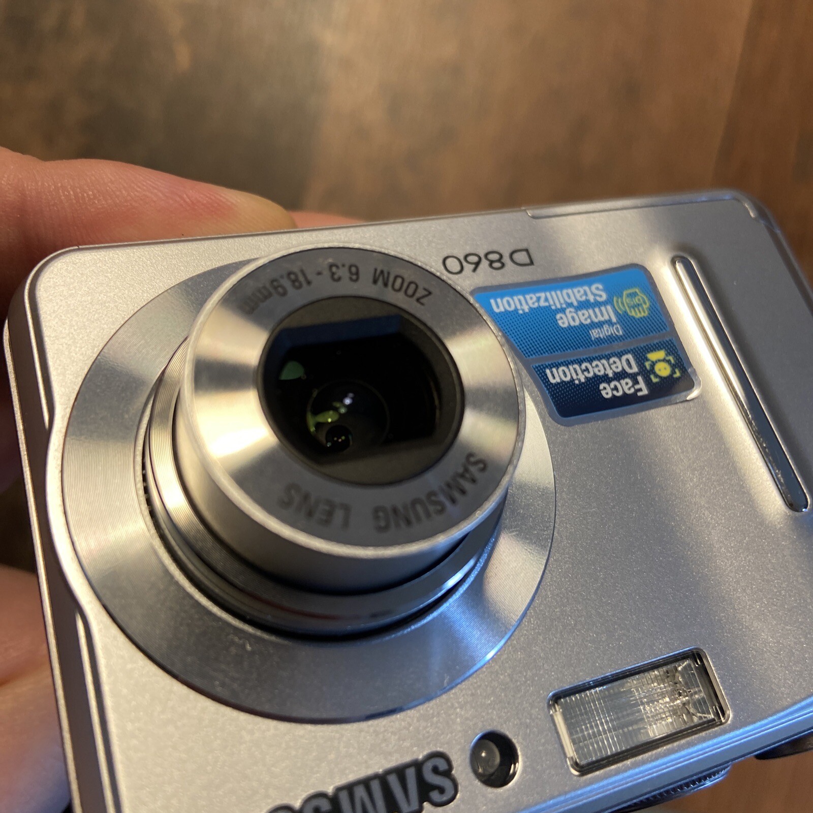 Samsung D860 8.2 MP Megapixel Kompakt Digitalkamera - Silber ...