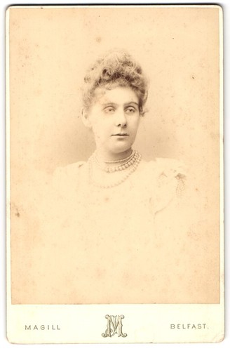 Fotografie James Magill, Belfast, Donegall Place, Miss Henrietta Maltin ...