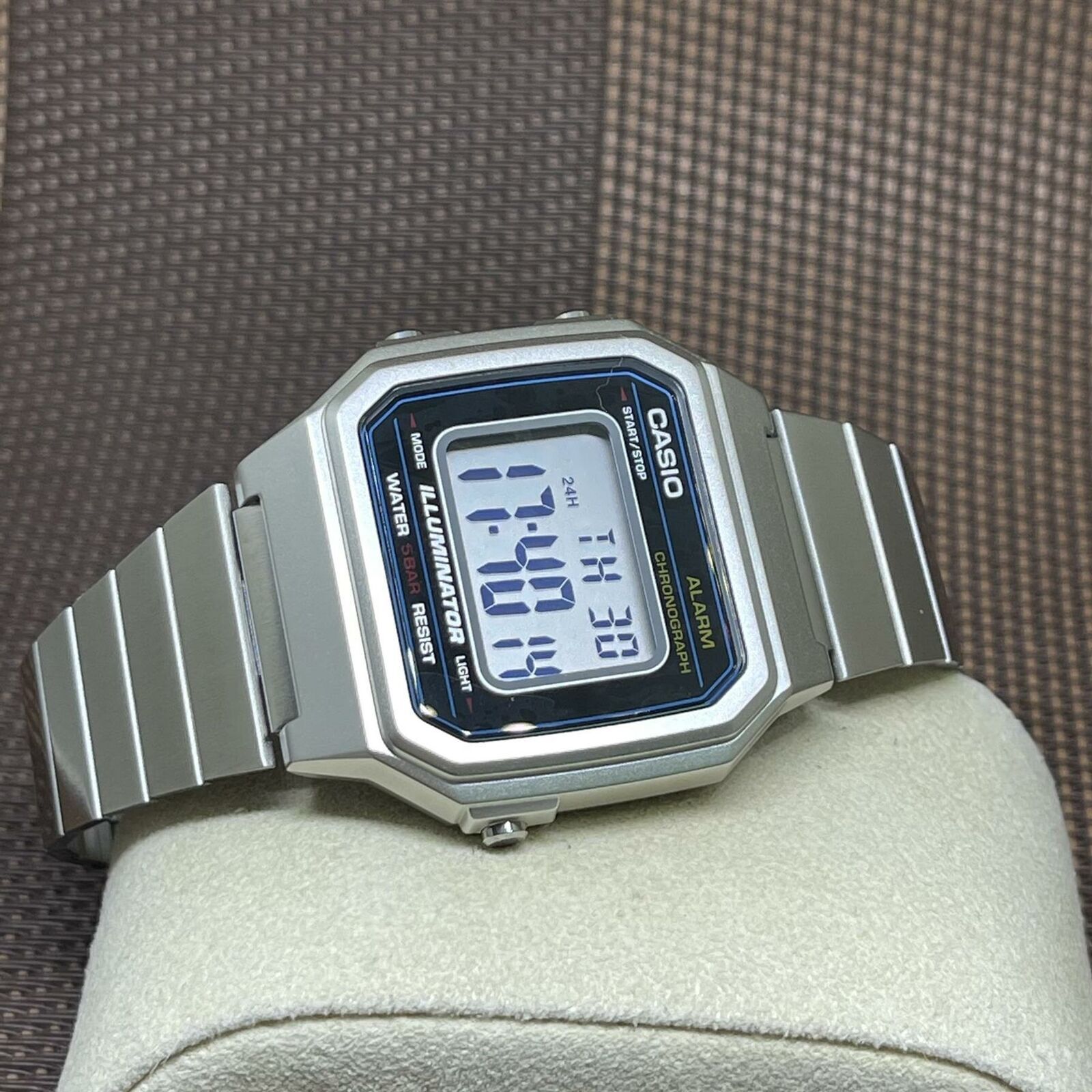 Casio B650WD-1A Montre numérique en acier inoxydable au design rétro ...