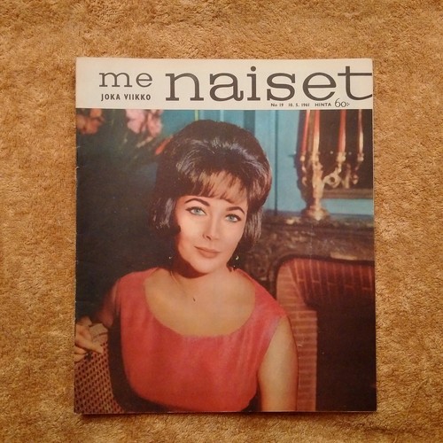 ELIZABETH TAYLOR Front Cover 1961 Inside 4 Pages: Article + Photos Gary ...