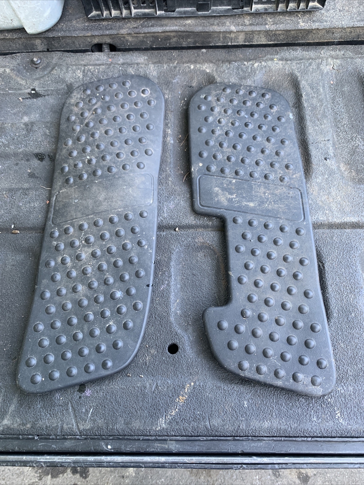 John Deere L110,L111,L118,L120,L130 Mower Foot Rest Pads Set GX20228 ...
