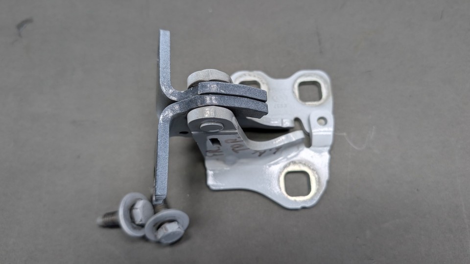 Tesla Model 3 21-23 Front Right Passenger Door Upper Hinge 1101034-00-F ...
