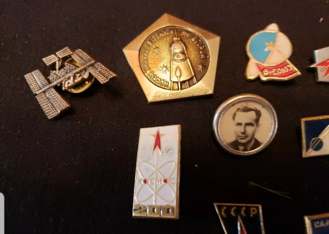 Lot 10 Mixed Vintage Original NASA SPACE SHUTTLE RUSSIA Pins Pinbacks ...
