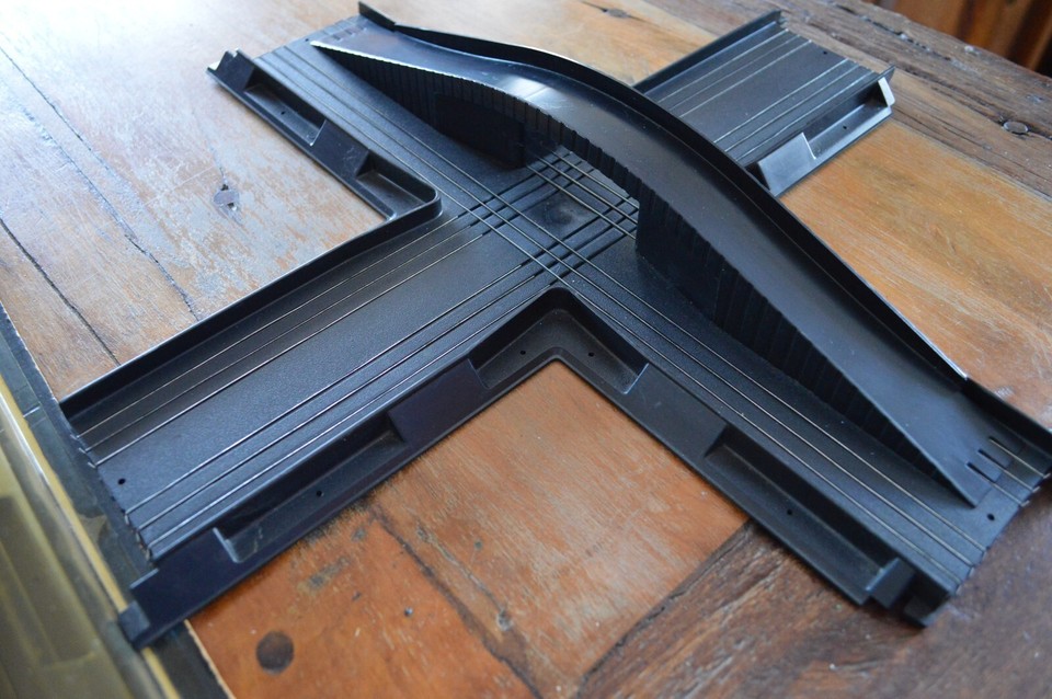 Aurora AFX Speed Steer Slotless Car Track,Intersection,9" Curve,15 ...