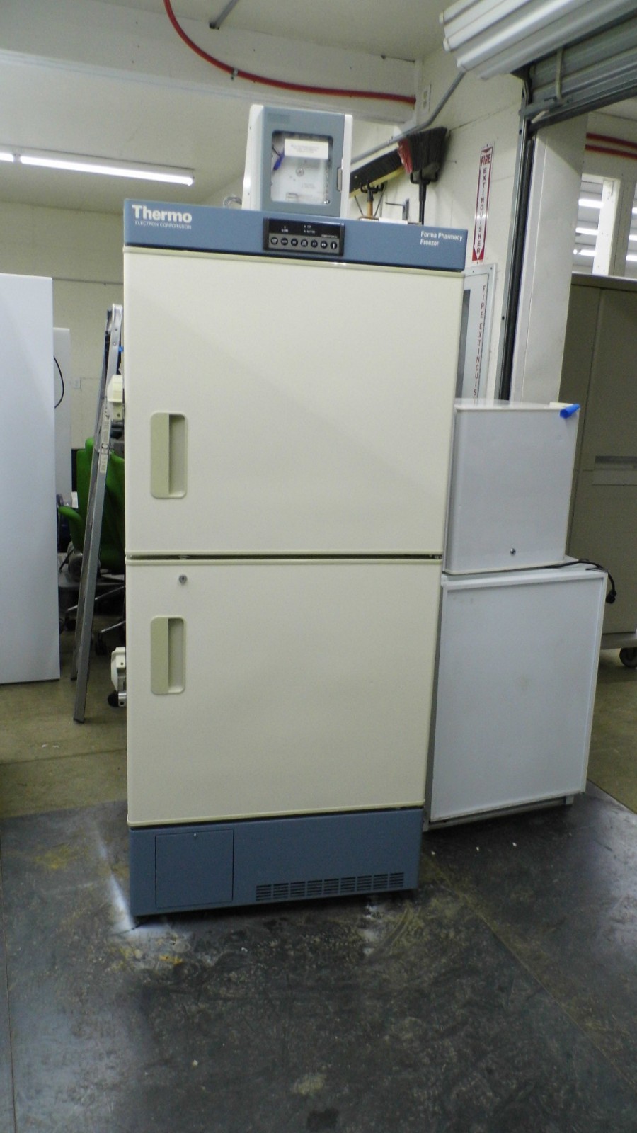 THERMO ELECTRON FORMA 3672 16 CU-FT -20ºC DUAL CHAMBER PHARMACY FREEZER ...