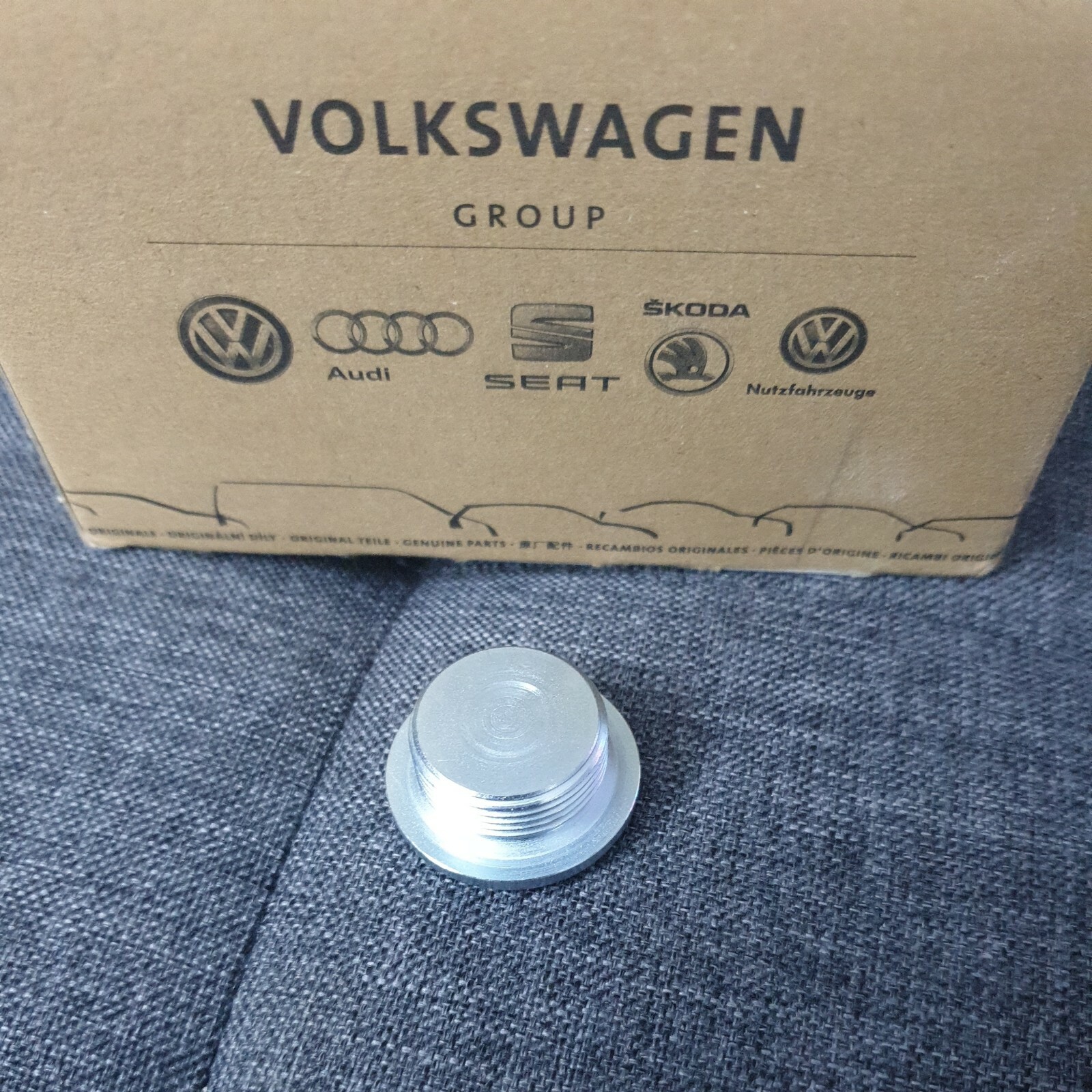 New Genuine Audi A4 S4 A6 S6 RS6 A8 S8 Engine Sump Drain Plug Bolt ...